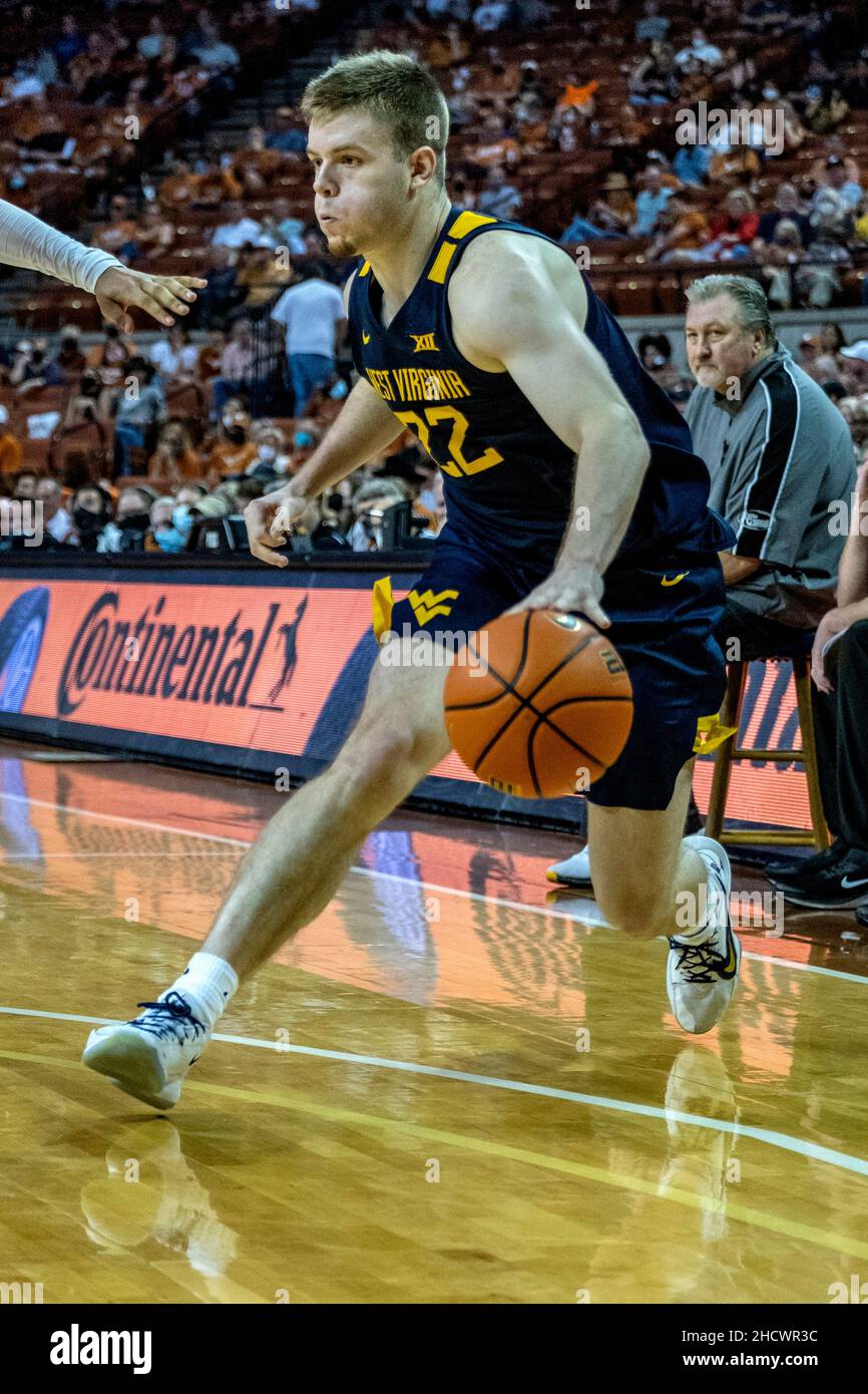 Center. 1st Jan, 2022. Sean McNeal #22 of the West Virginia ...