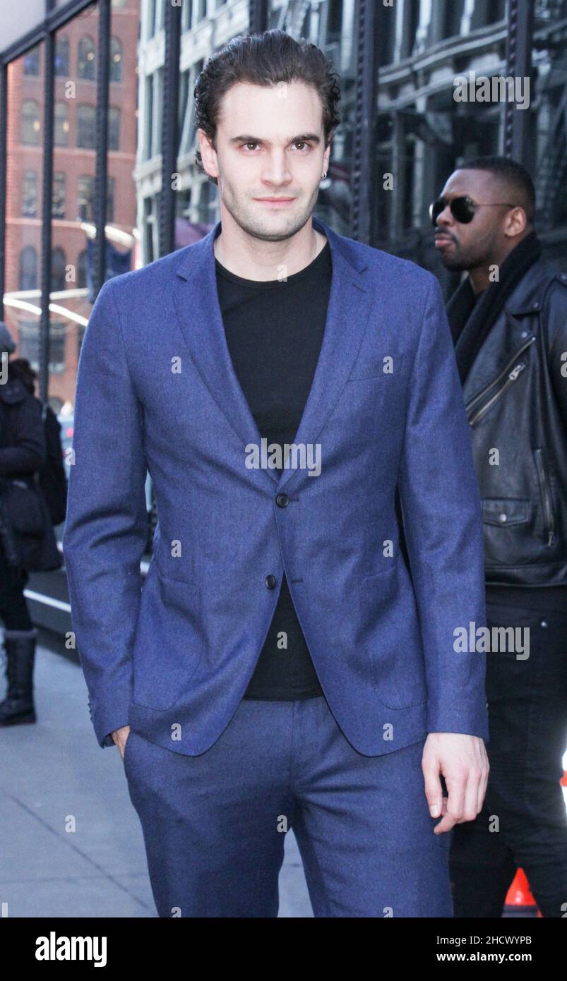 New York - NY - 20190205 Stars of 'Cold Pursuit' Arrive at Build Series ...