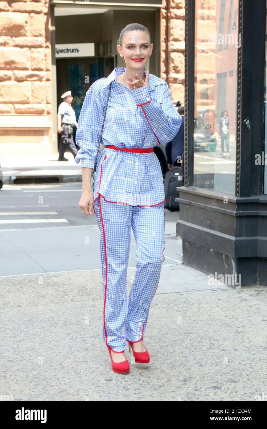 New York - NY - 20190716 Emily Deschanel arrives at the Build Series to ...