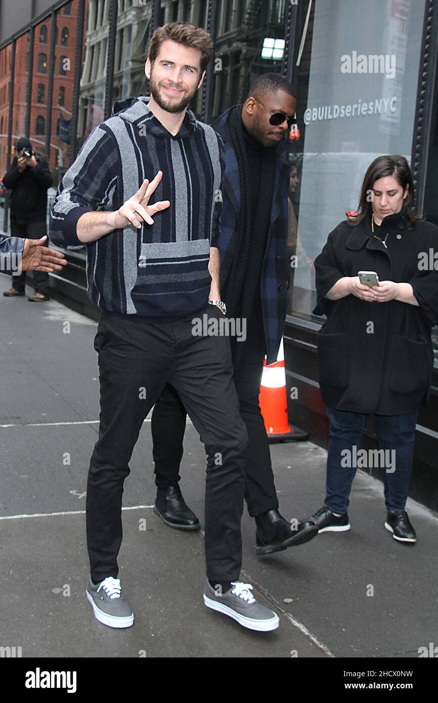 New York - NY - 20190208 Rebel Wilson and Liam Hemsworth arrive to the ...