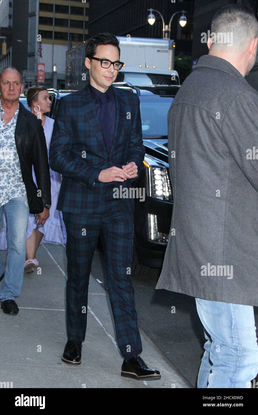 New York - NY - 20190516 The cast of Big Bang Theory arrive at The Late ...