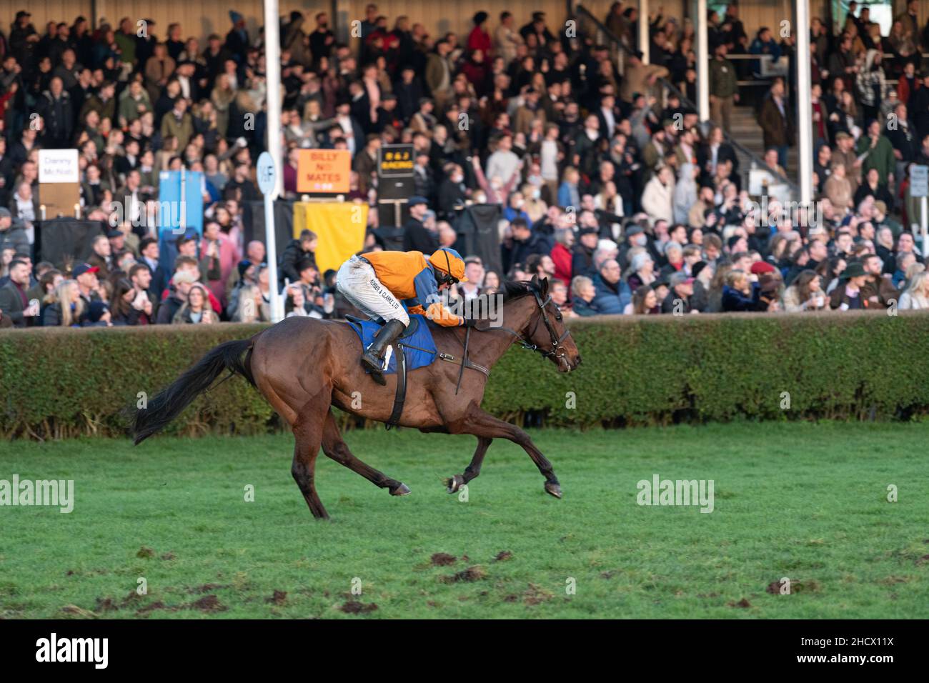 WetandWindy runs at Wincanton on Boxing Day 2021 Stock Photo - Alamy