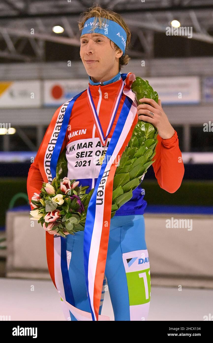 ALKMAAR, NETHERLANDS - JANUARY 1: Jorrit Bergsma of Royal A-ware / ZiuZ ...