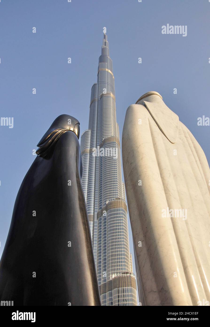 World's tallest man hi-res stock photography and images - Alamy