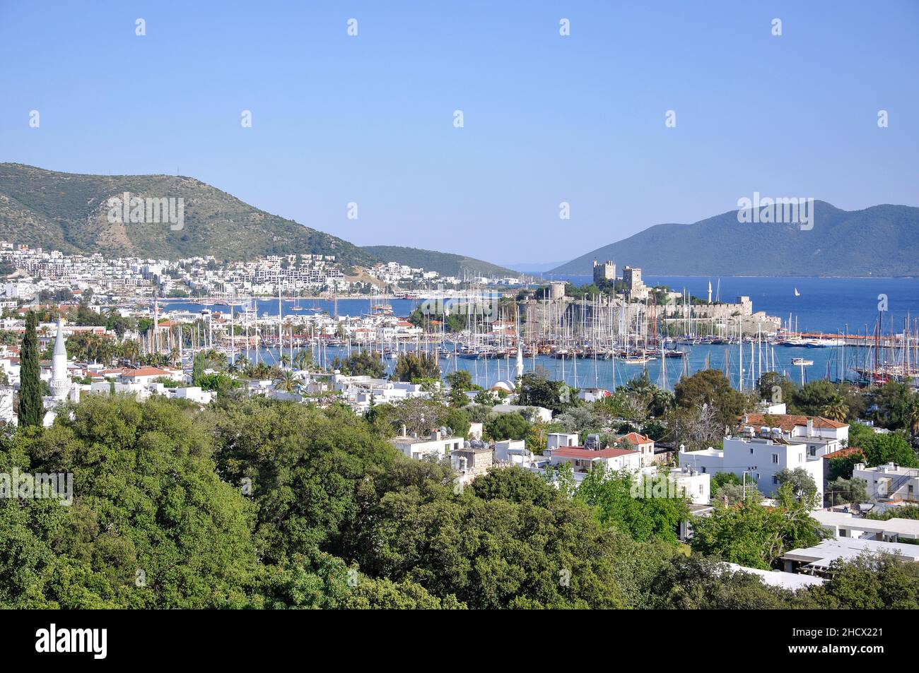 View of harbour and Bodrum Castle, Bodrum, Bodrum Peninsula, Mugla ...