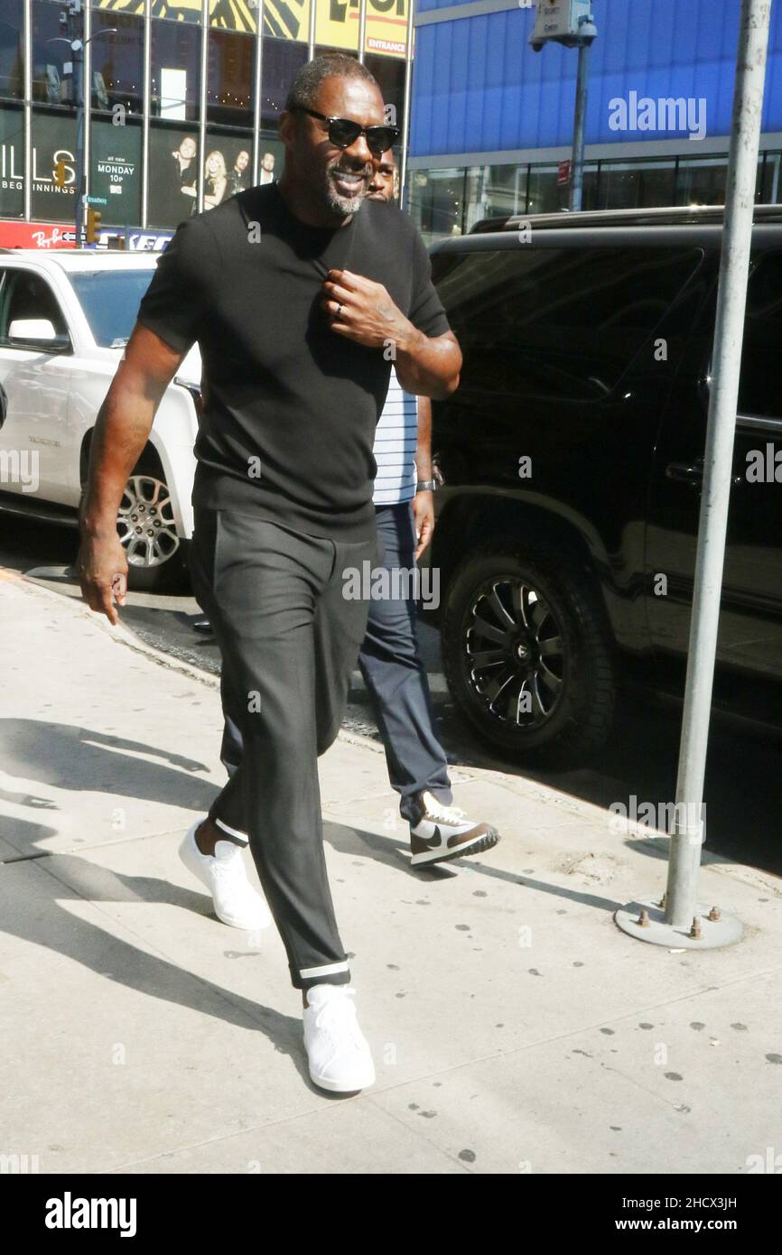 New York - NY - 20190730 Idris Elba is all smiles as he wears a black ...