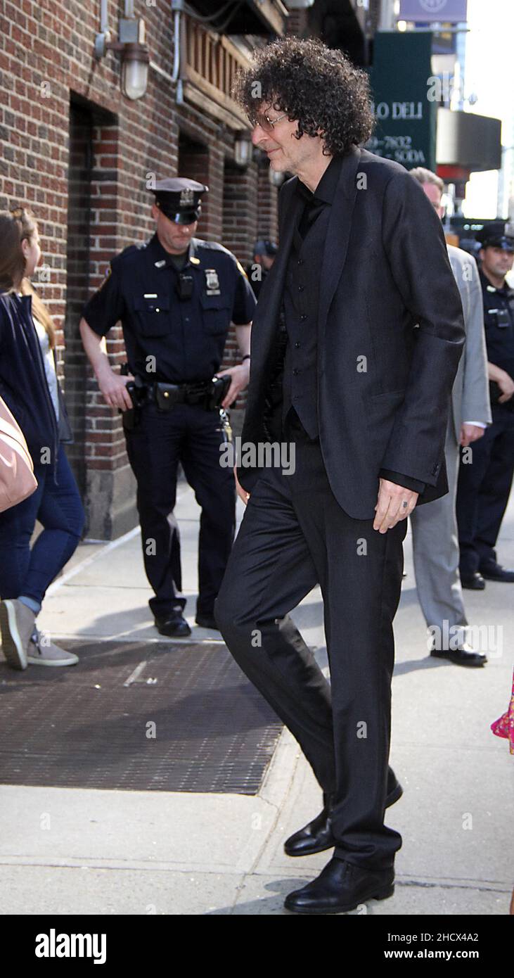 New York - NY - 20190521-Howard Stern and Beth Stern at The Late Show ...