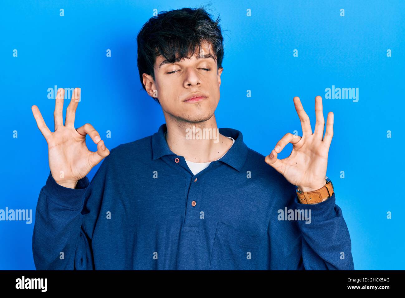 Stranding pose hi-res stock photography and images - Alamy