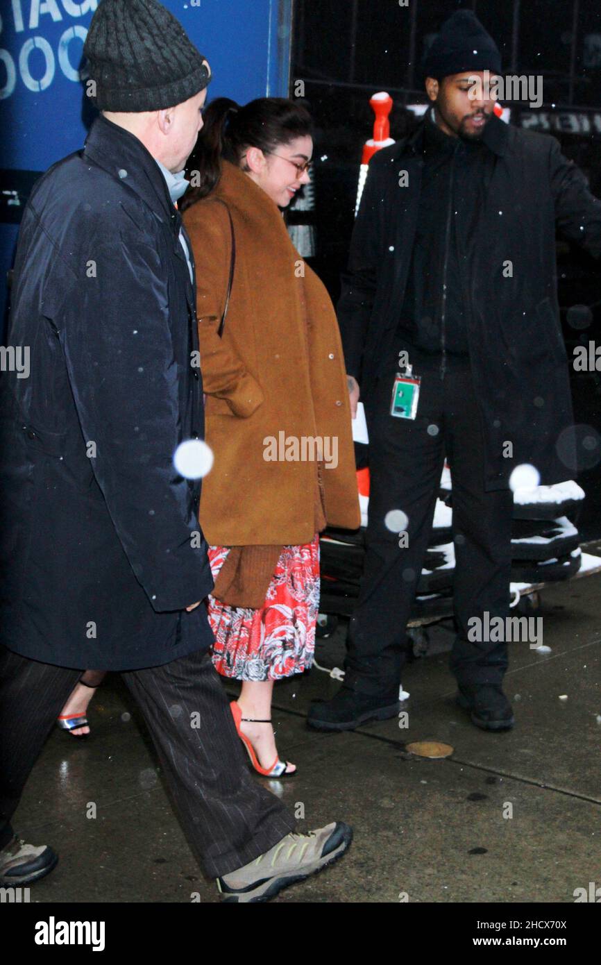 New York - NY - 20190301 Sarah Hyland at Good Morning America to talk ...