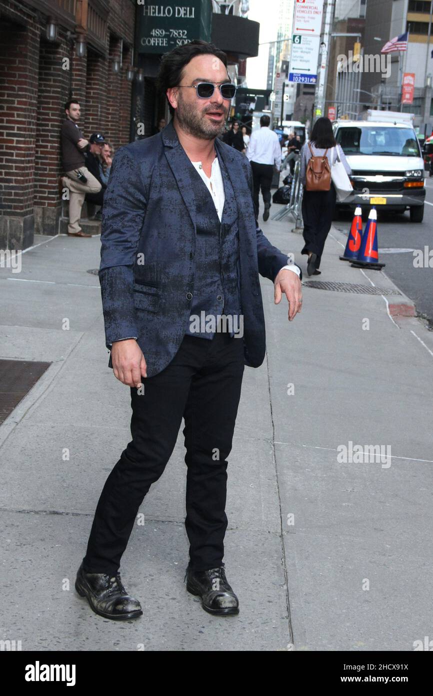 New York - NY - 20190516 The cast of Big Bang Theory arrive at The Late ...