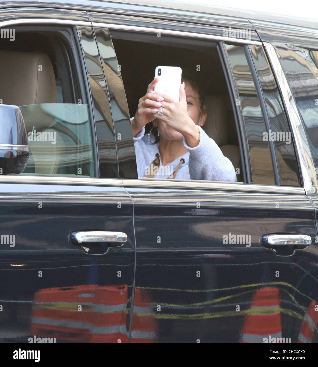 New York - NY - 20190328 Jennifer Lopez Shooting on Location for ...