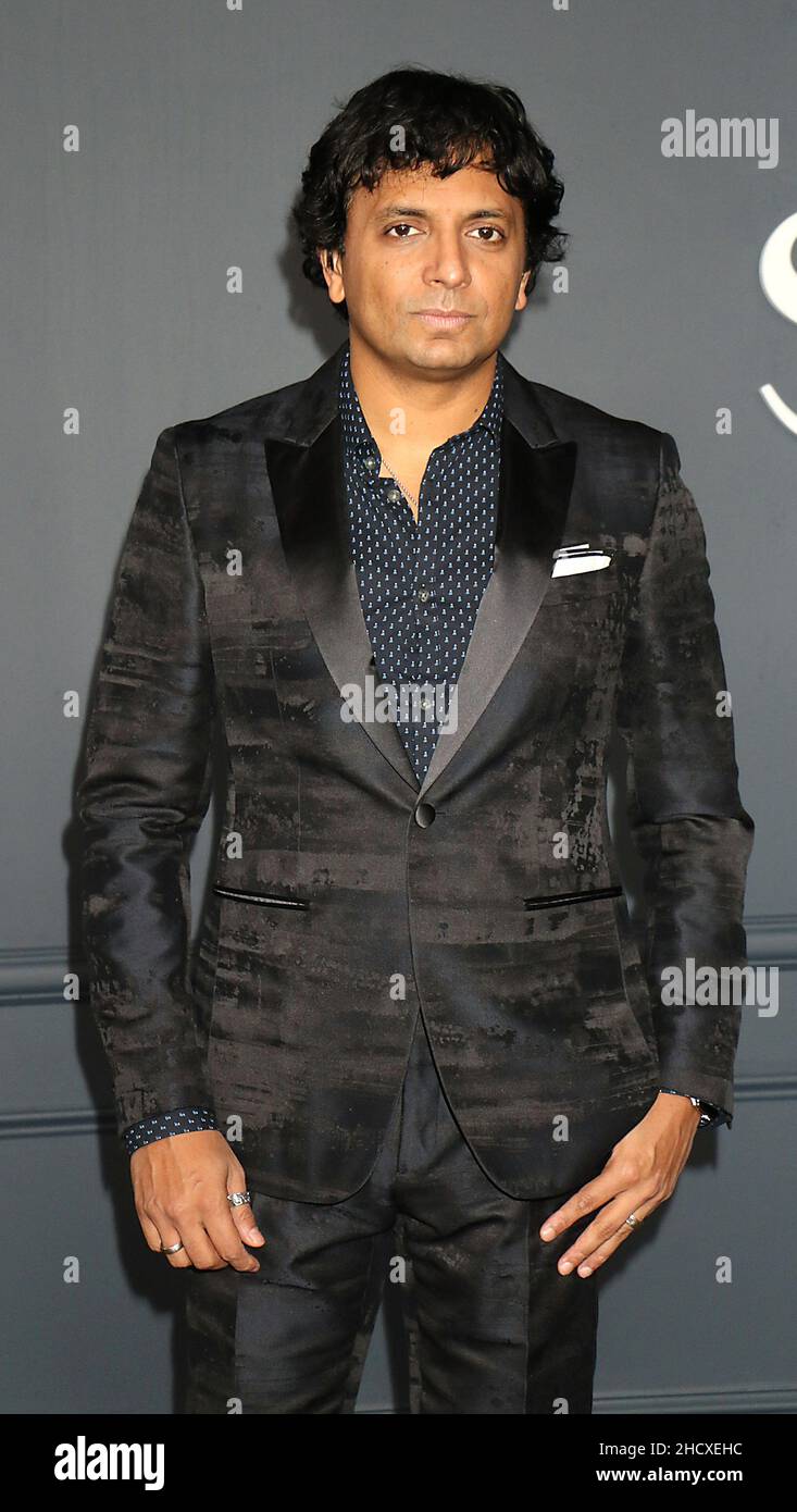 New York - NY - 20191119 Toby KebbellLauren AmbroseM. Night Shyamalan ...