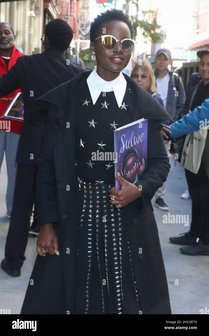 New York - NY - 20191019 Lupita Nyong'o signing her new book 'Sulwe' at ...