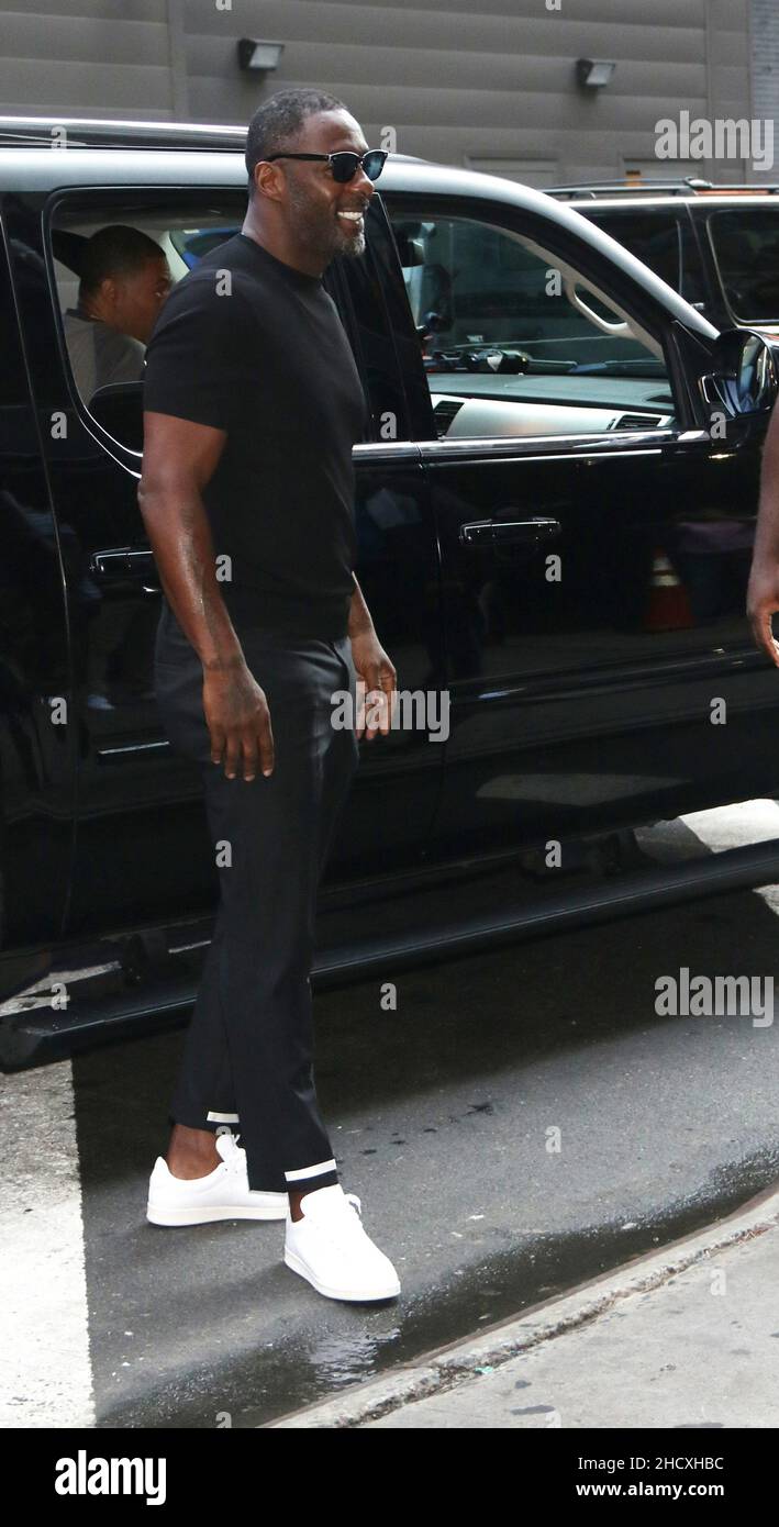 New York - NY - 20190730 Idris Elba is all smiles as he wears a black ...