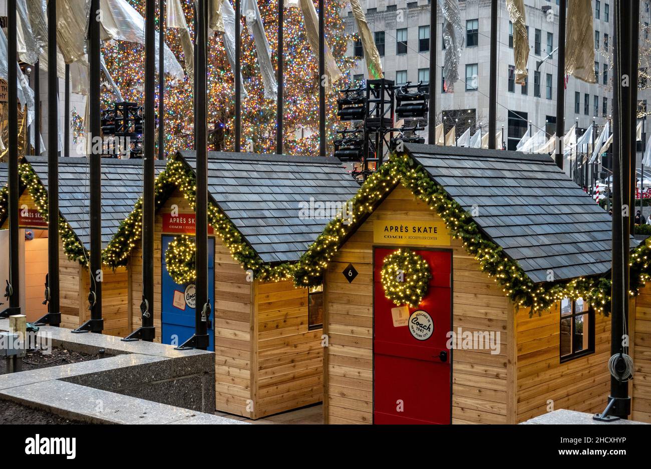 Rockefeller center skate rink hi-res stock photography and images - Alamy
