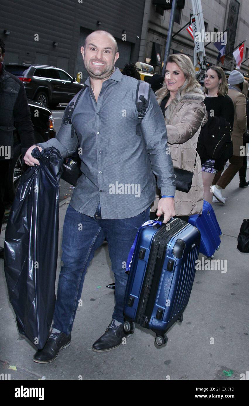 New York - NY - 20190102 Dave Bentley and Sarah Bentley at Good Morning America. -PICTURED: Dave ...