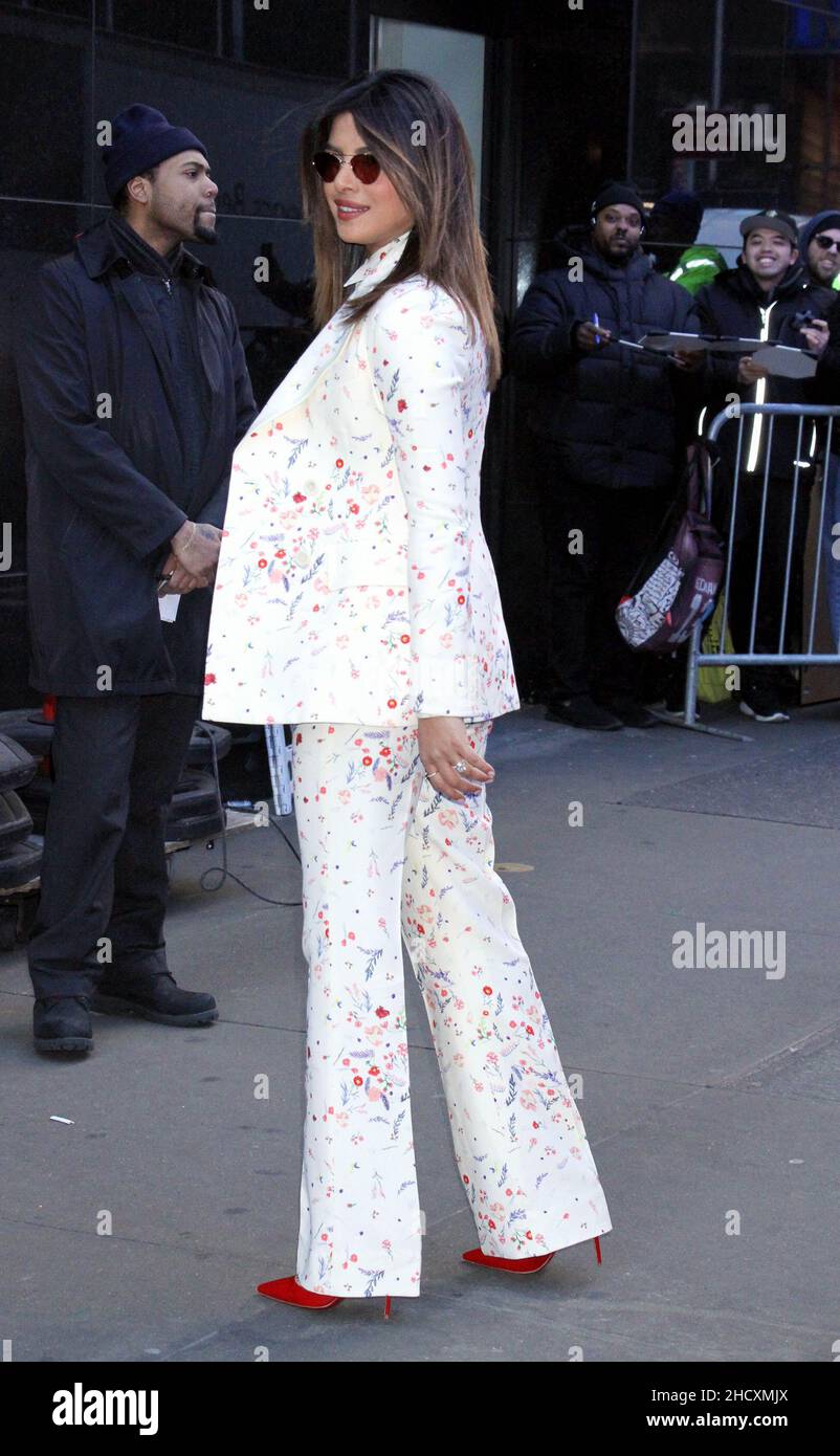 New York - NY - 20190206-Priyanka Chopra Jonas Gives Peace Sign at Good ...