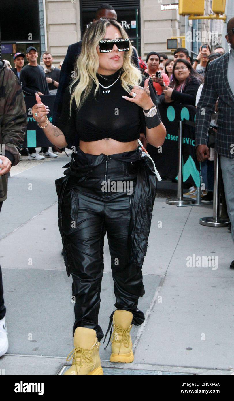 New York - NY - 20190419-Karol G Taking Selfies With Fans at Build ...