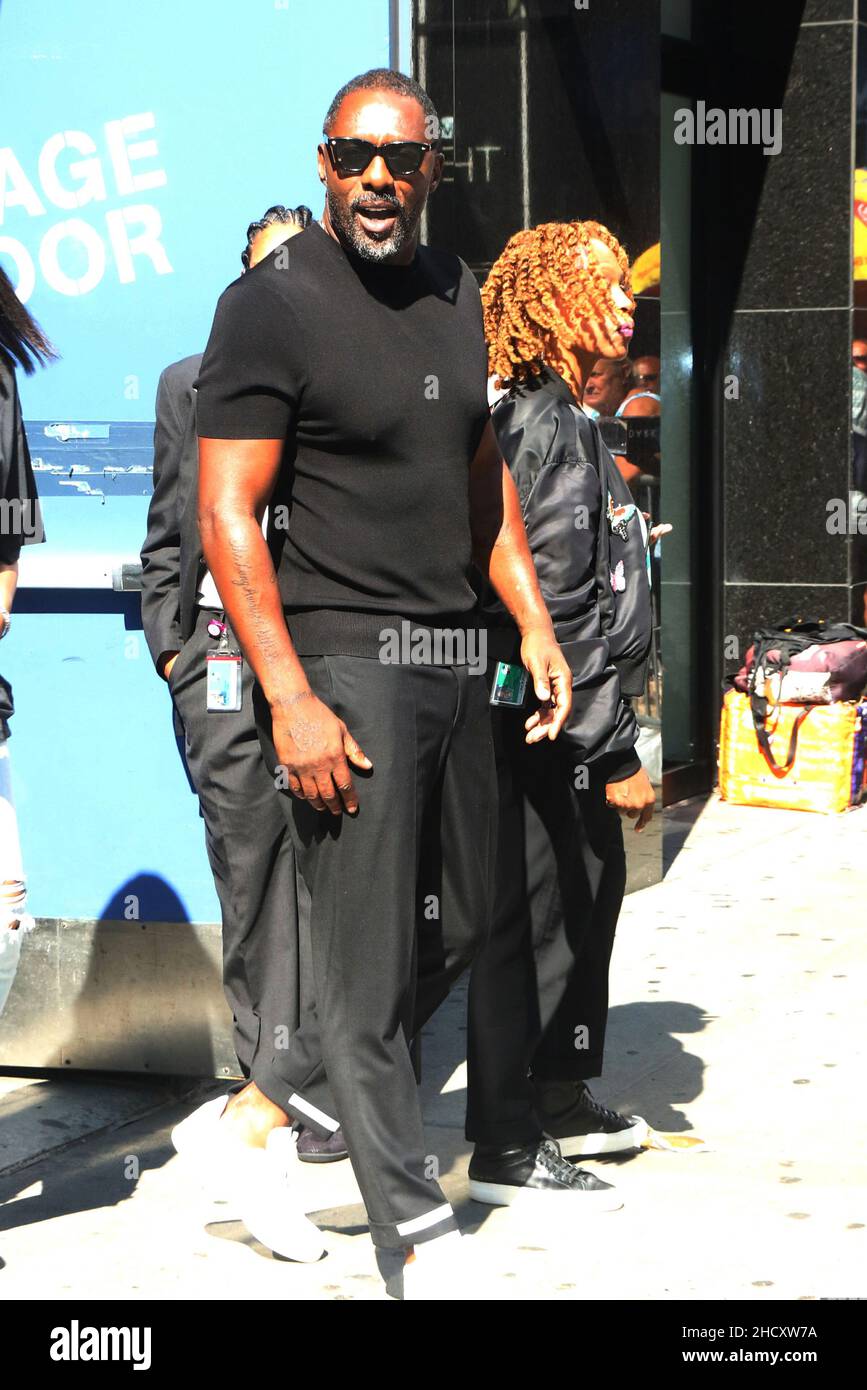 New York - NY - 20190730 Idris Elba is all smiles as he wears a black ...