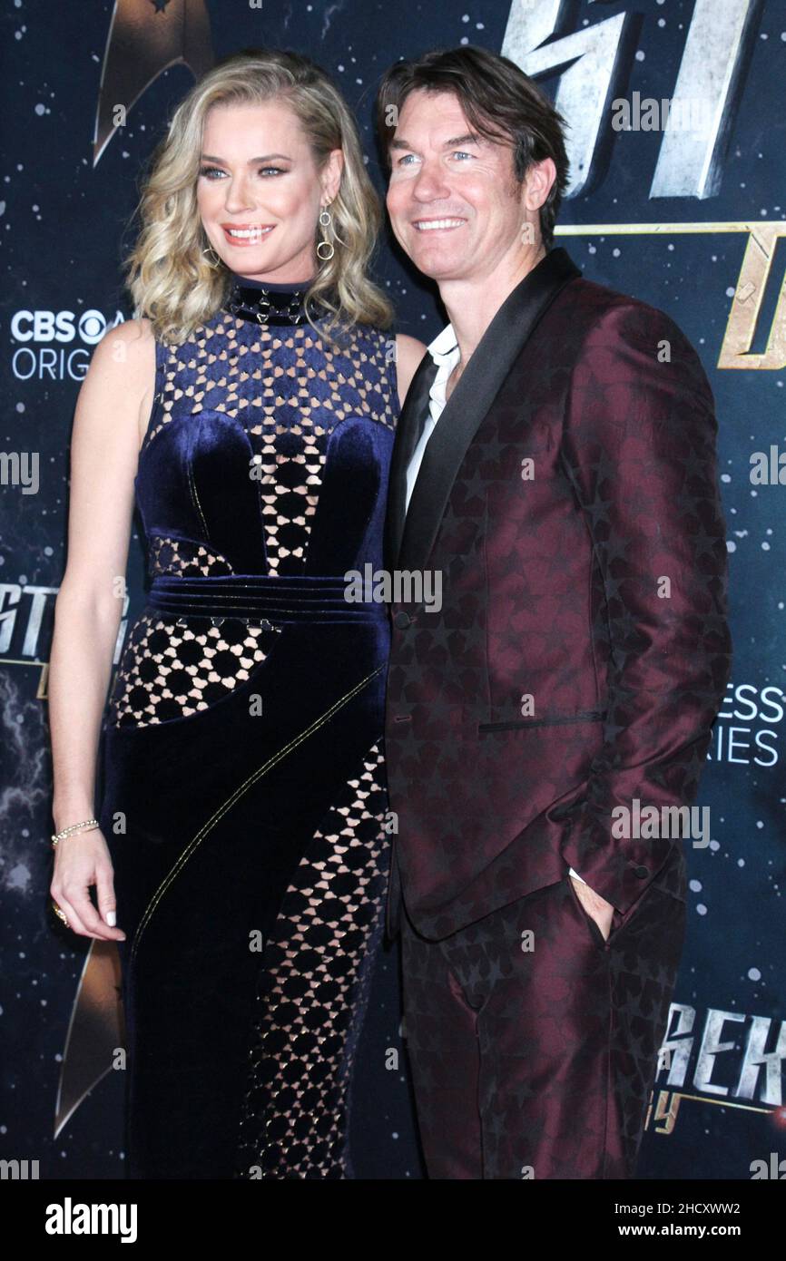 New York - NY - 20190117 Cast members and celebrities walk the red ...