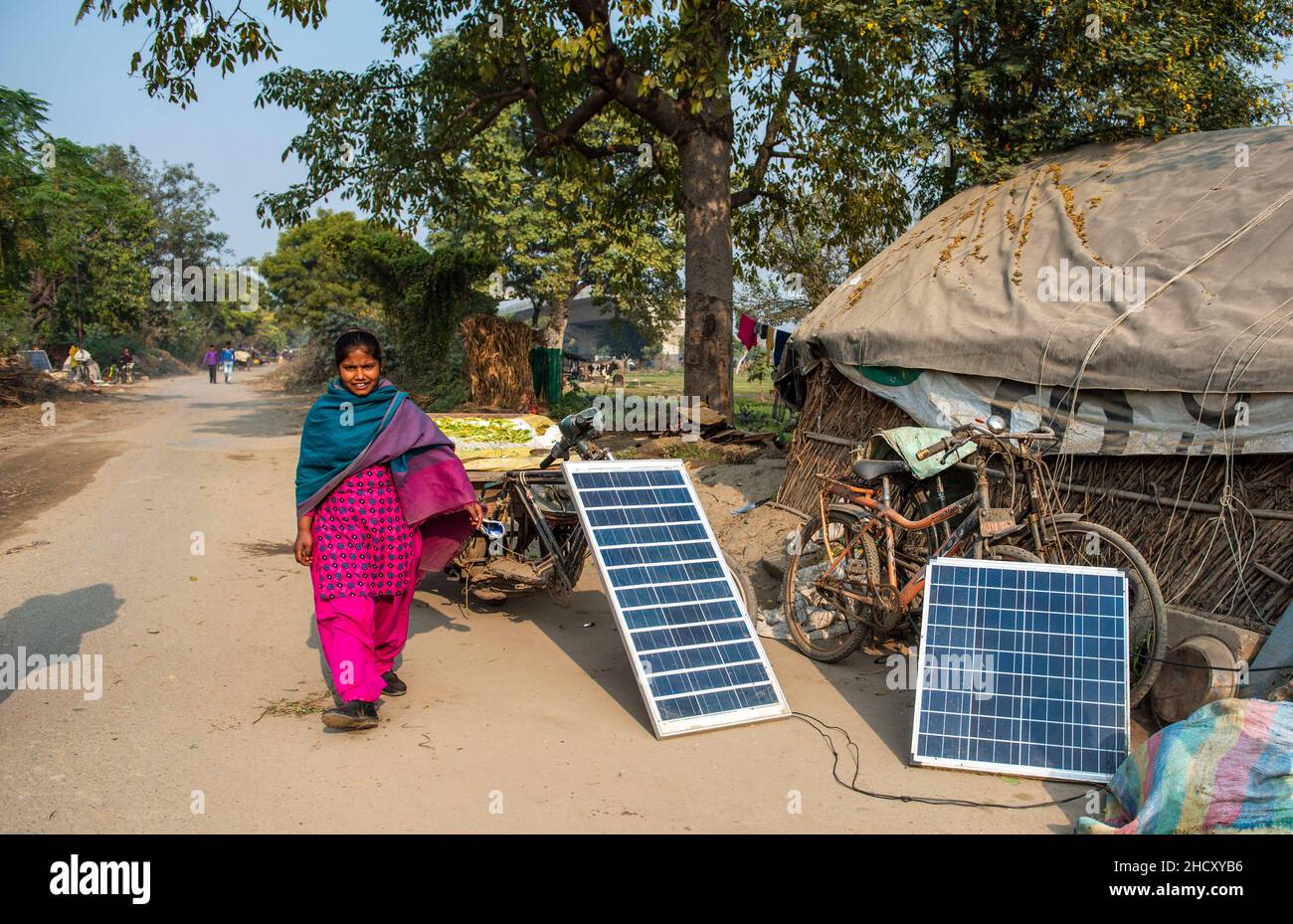 Solar panel rural india hi-res stock photography and images - Alamy