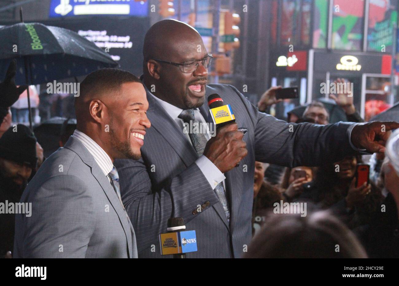 New York - NY - 20190322 Shaquille O'Neal and Michael Strahan are all ...