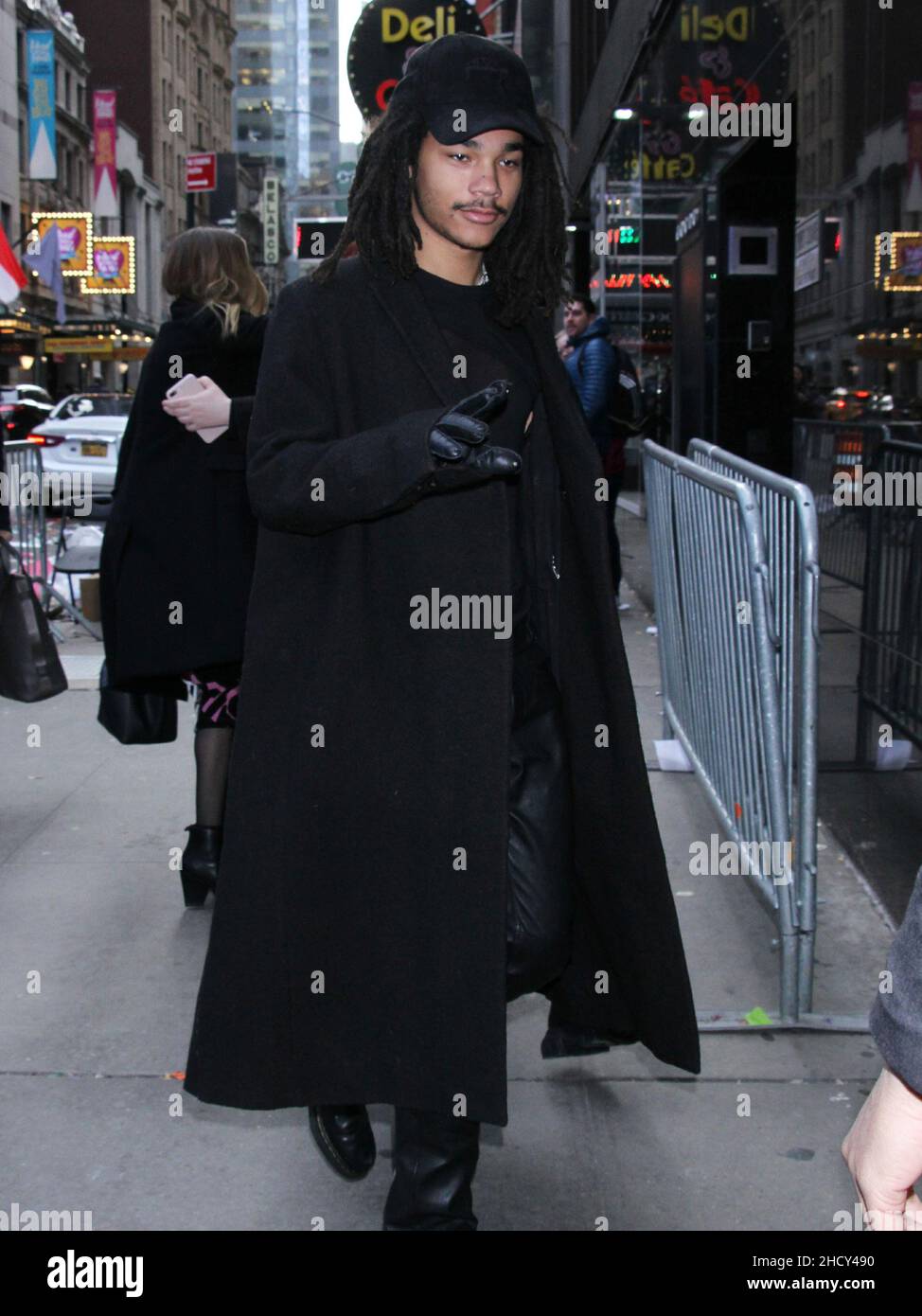 New York - NY - 20190102 The cast of Grown-ish arrive at Good Morning ...