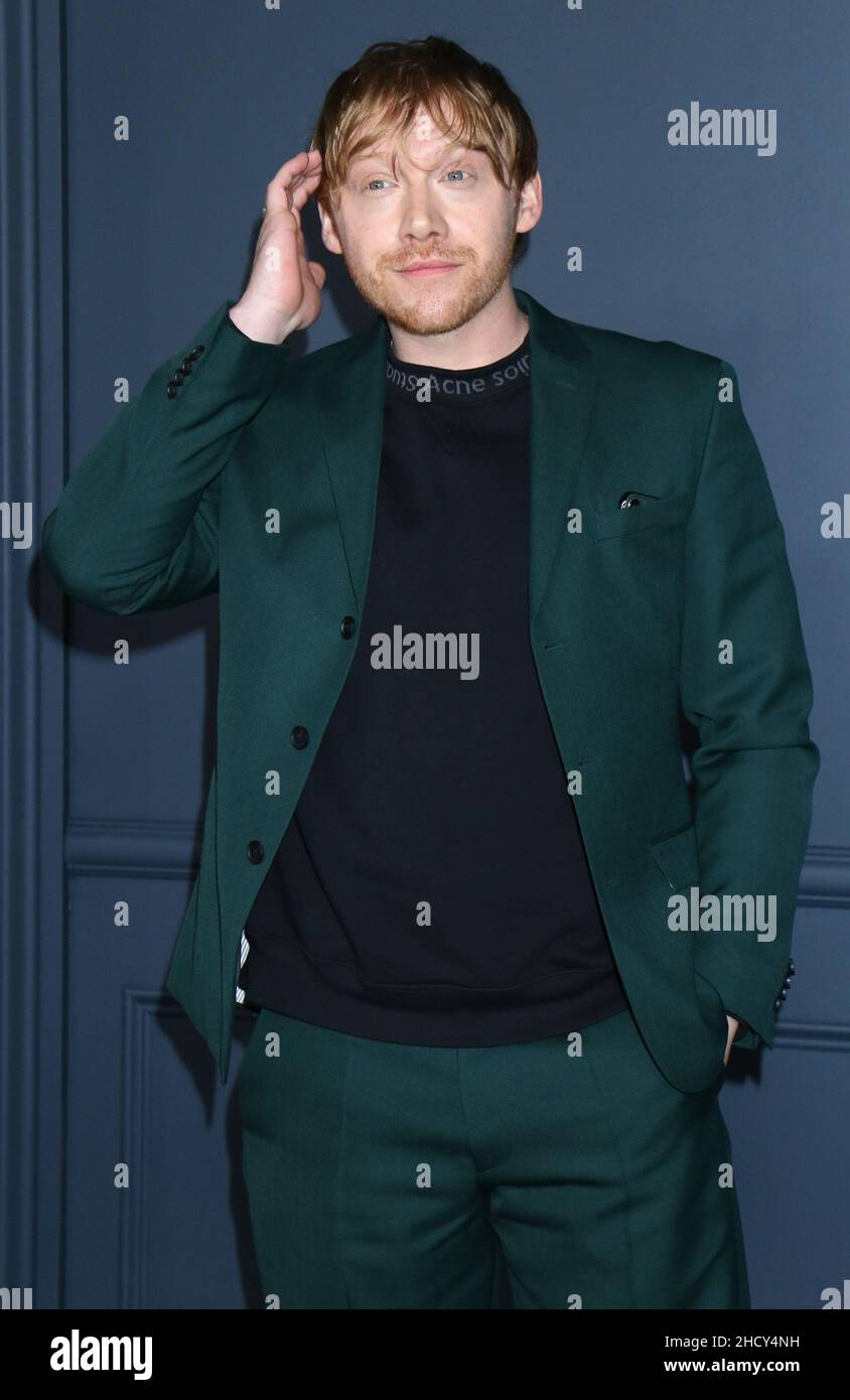 New York - NY - 20191119 Toby KebbellLauren AmbroseM. Night Shyamalan ...