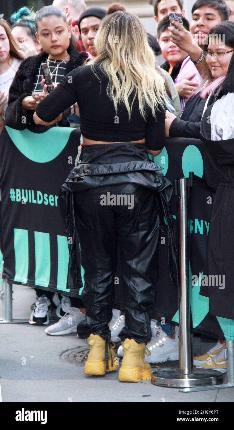 New York - NY - 20190419-Karol G Taking Selfies With Fans at Build ...