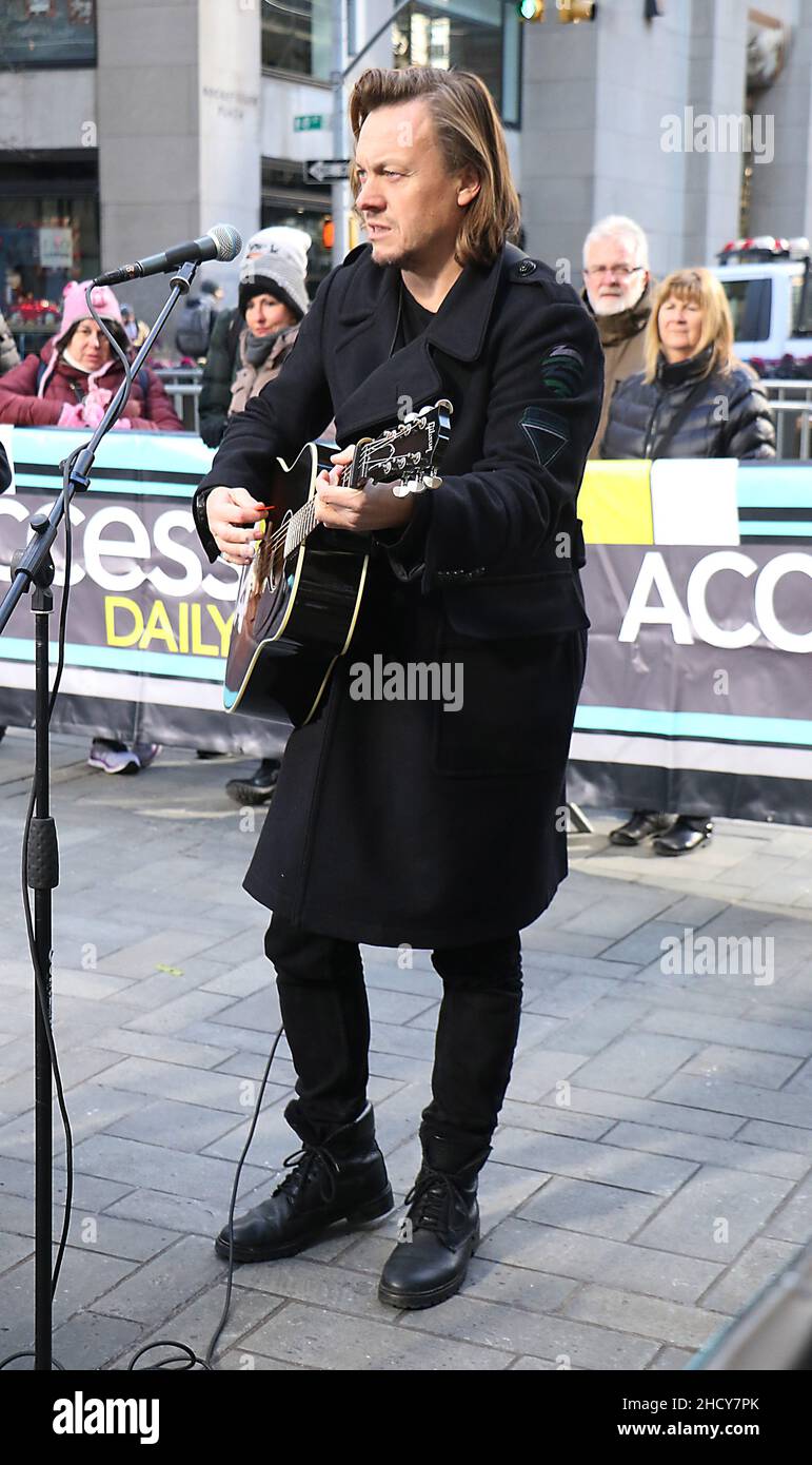 New York - NY - 20191113 - James Blunt and John Garrison Perform at ...
