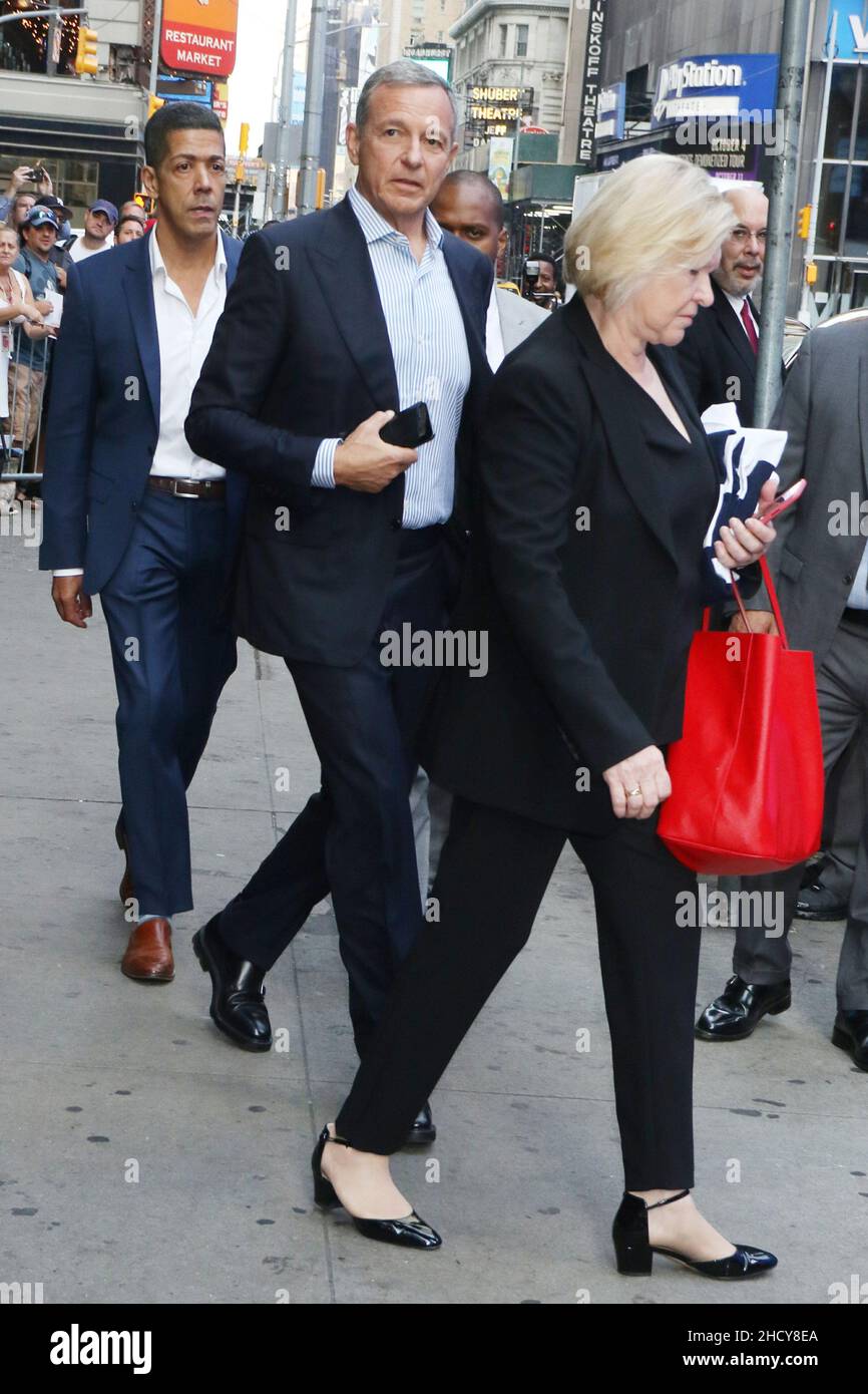 New York - NY - 20190923 Celebrities greet bystanders as they arrive to ...