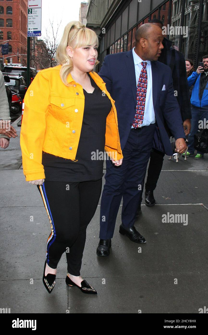 New York - NY - 20190208 Rebel Wilson and Liam Hemsworth arrive to the ...