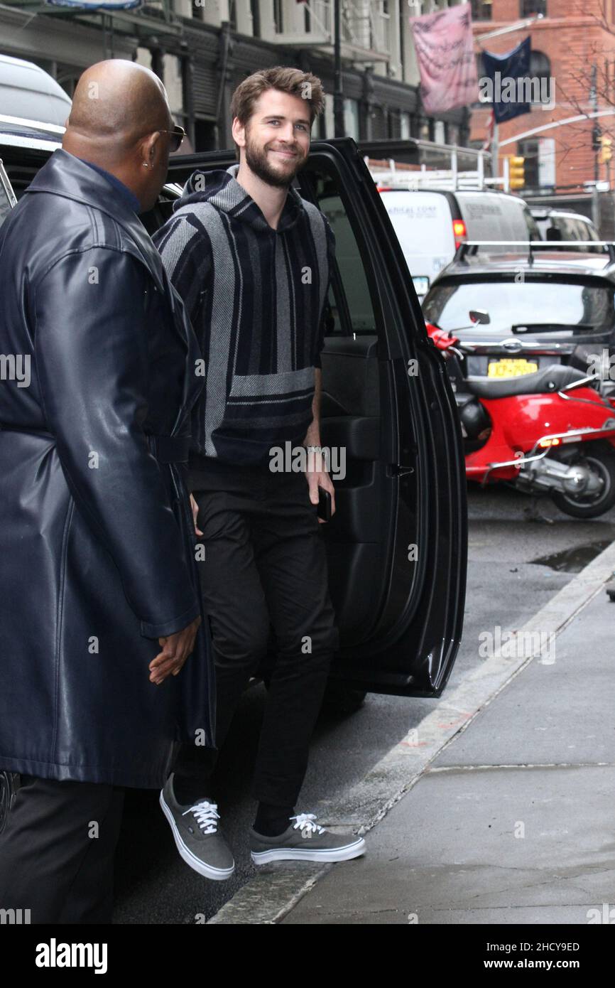 New York - NY - 20190208 Rebel Wilson and Liam Hemsworth arrive to the ...