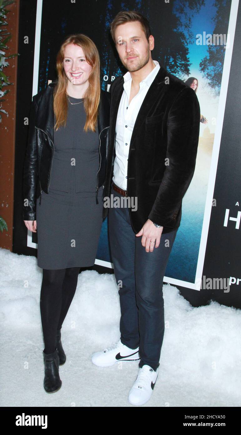 New York - NY - 20190321 Stars of the new show 'Hanna' pose for ...