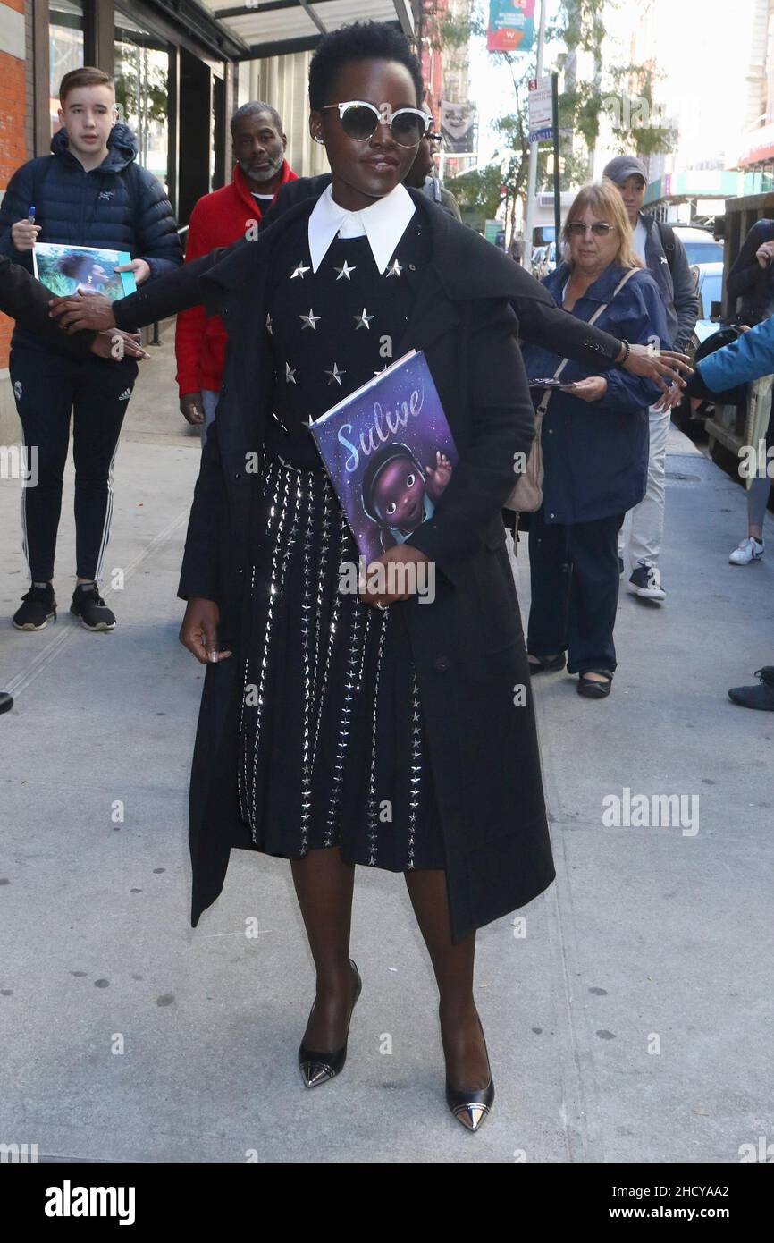 New York - NY - 20191019 Lupita Nyong'o signing her new book 'Sulwe' at ...