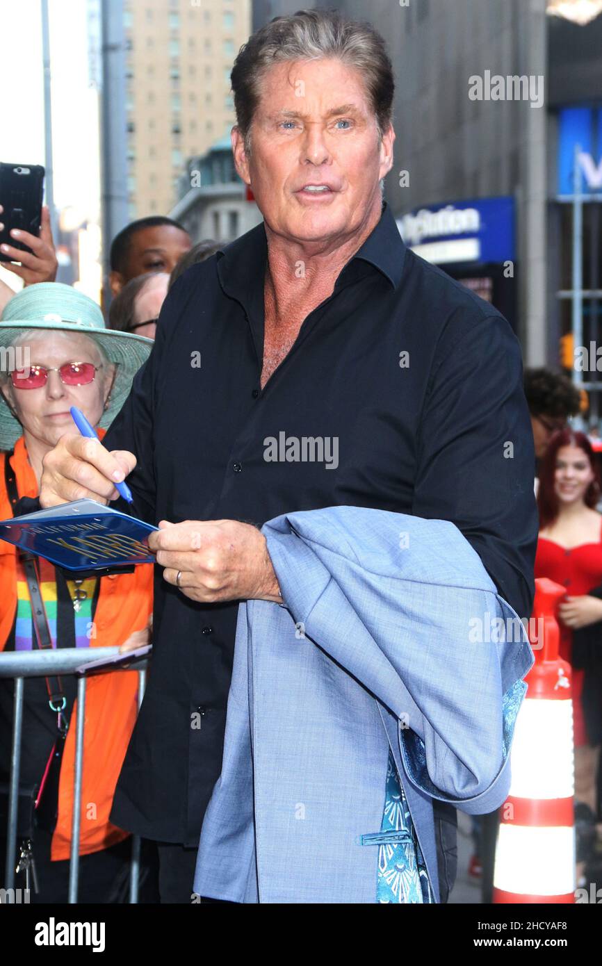 New York - NY - 20190709 Lara Spencer and David Hasselhof pose with Kit ...