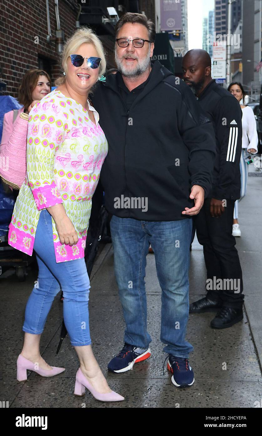 New York - NY - 20190620 Russell Crowe and Caroline Rhea stop by The ...