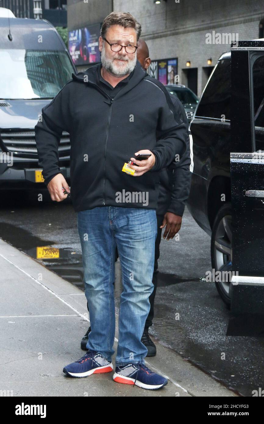New York - NY - 20190620 Russell Crowe and Caroline Rhea stop by The ...