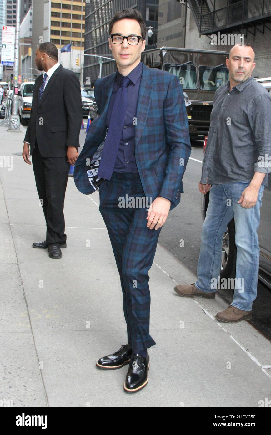 New York - NY - 20190516 The cast of Big Bang Theory arrive at The Late ...