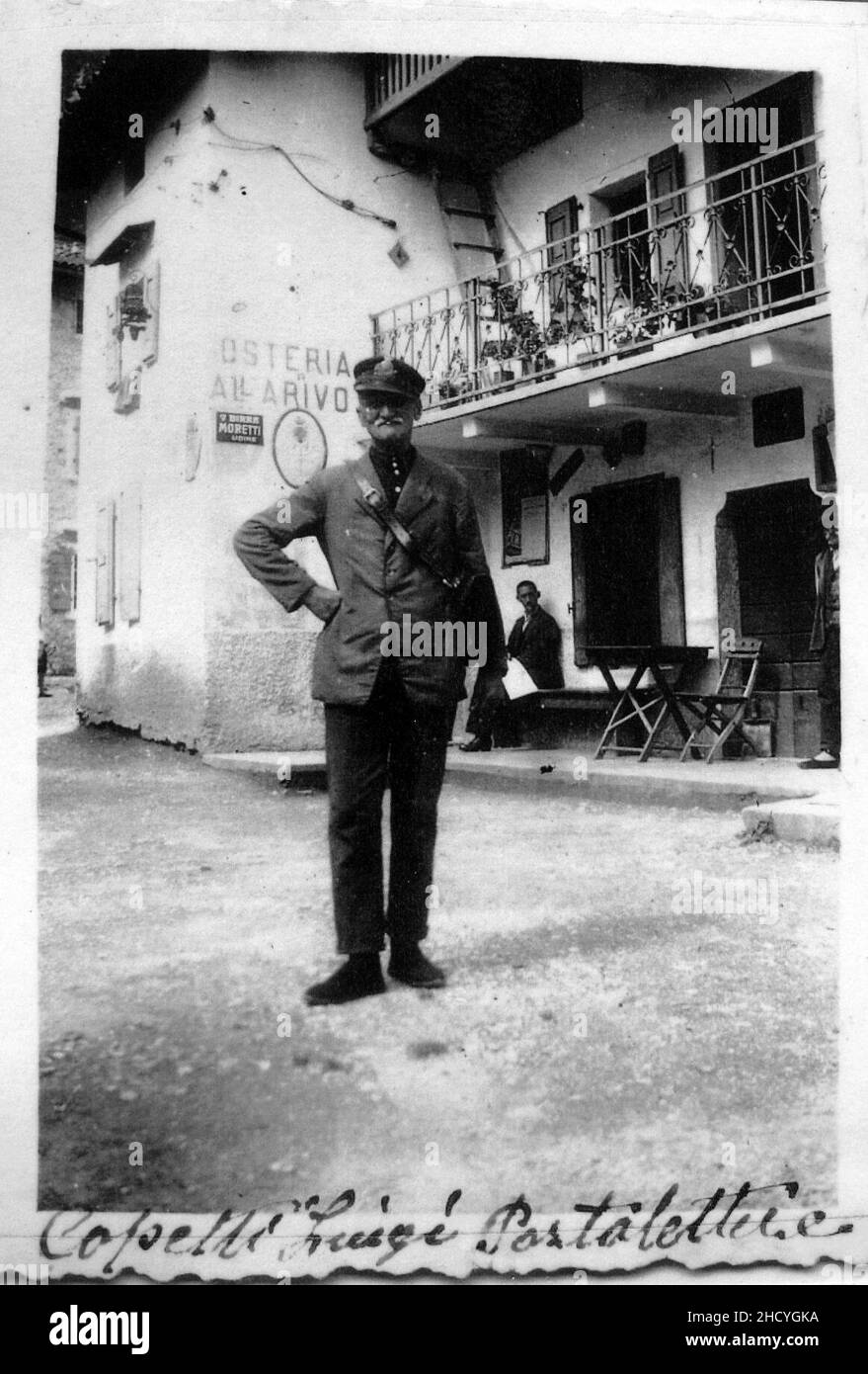 Postbote hi-res stock photography and images - Alamy