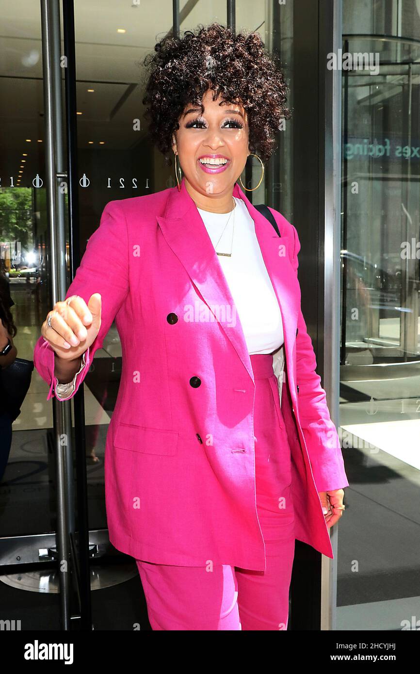 New York - NY - 20190628 Tia Mowry-Hardrict at SiriusXM to talk about ...