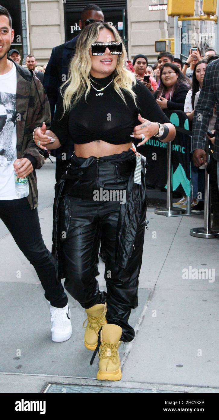 New York - NY - 20190419-Karol G Taking Selfies With Fans at Build ...