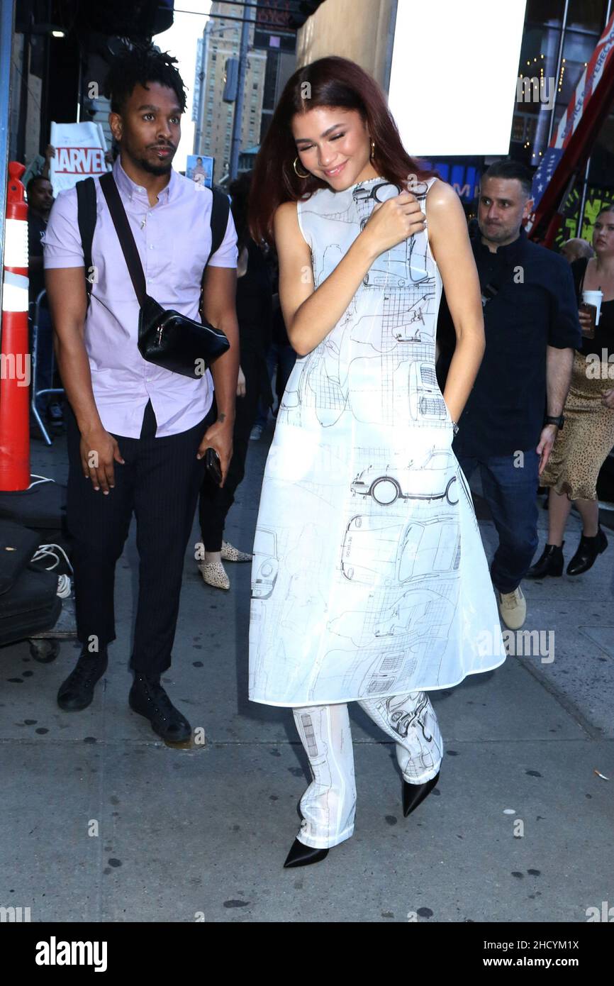 New York - NY - 20190624 Zendaya looks chic in semi ...
