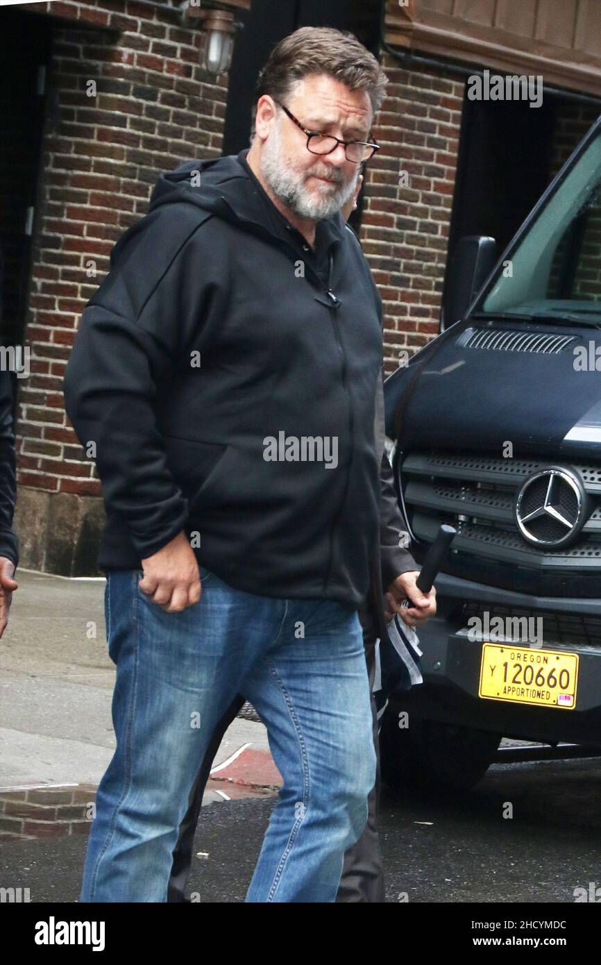 New York - NY - 20190620 Russell Crowe and Caroline Rhea stop by The ...