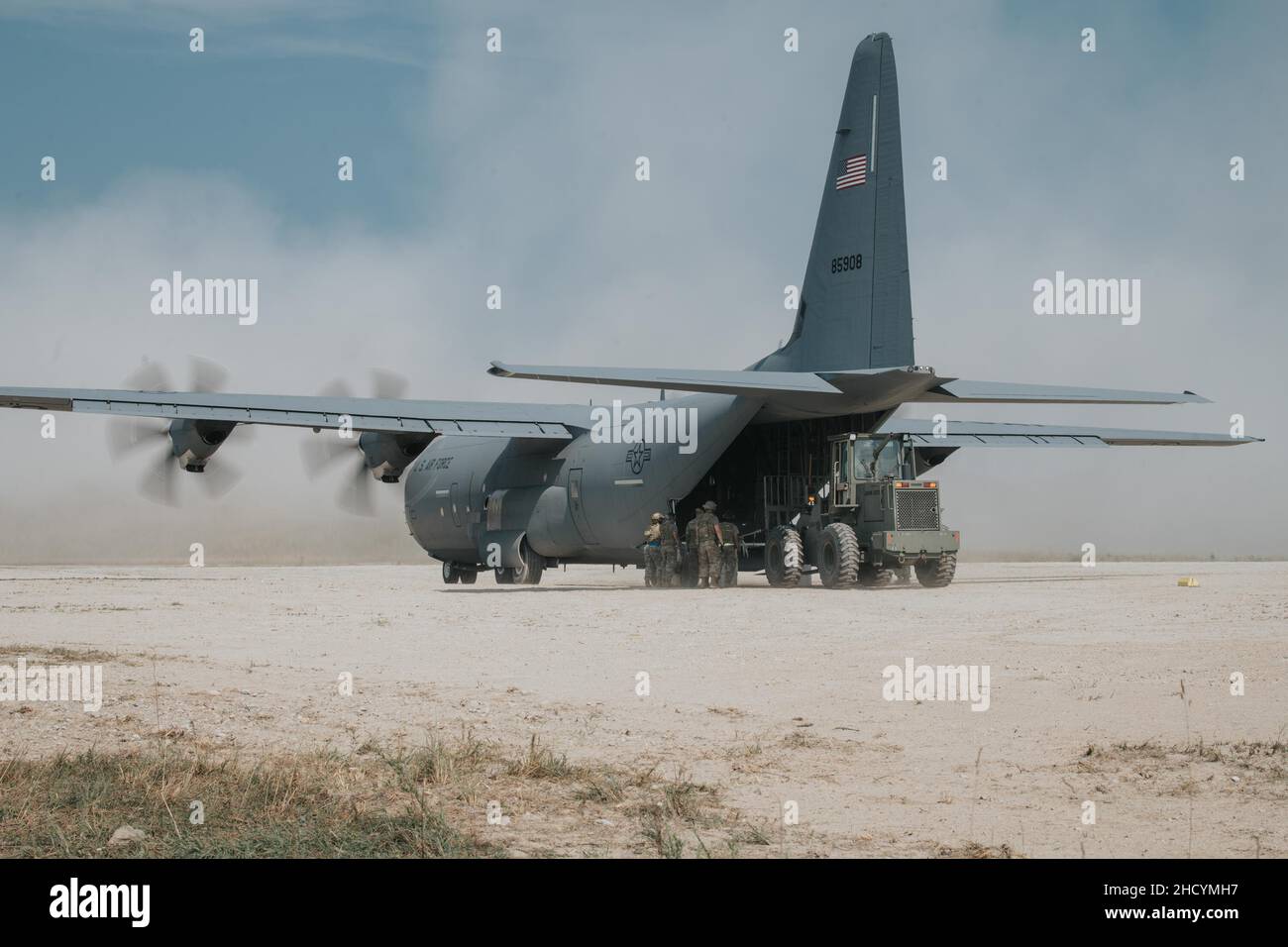 Engine running offload hi-res stock photography and images - Alamy