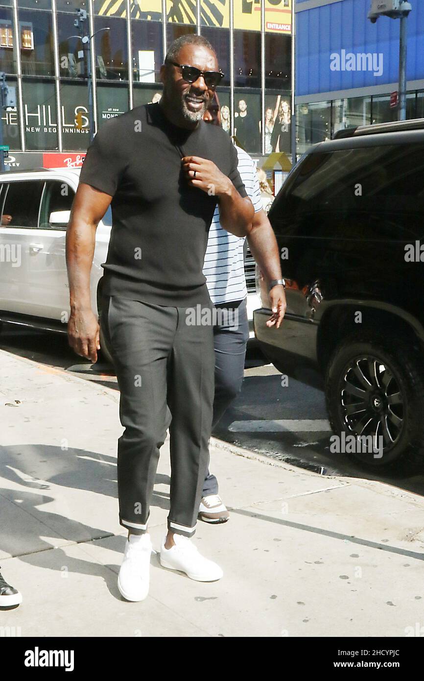 New York - NY - 20190730 Idris Elba is all smiles as he wears a black ...
