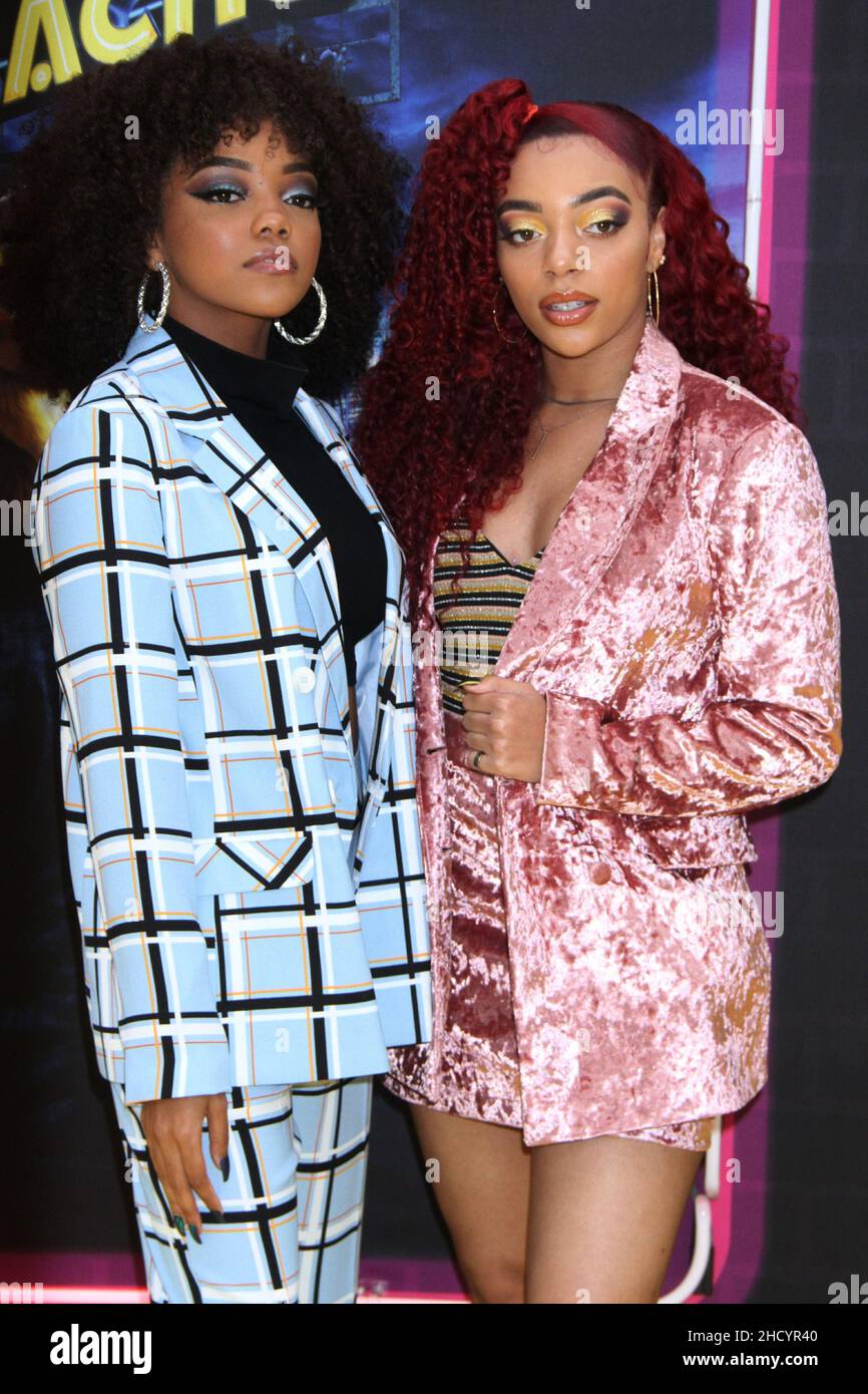 New York - NY - 20190502 Celebrities pose for pictures as they arrive ...