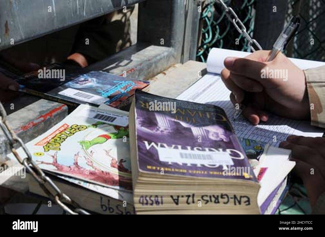 Books returned hi-res stock photography and images - Alamy