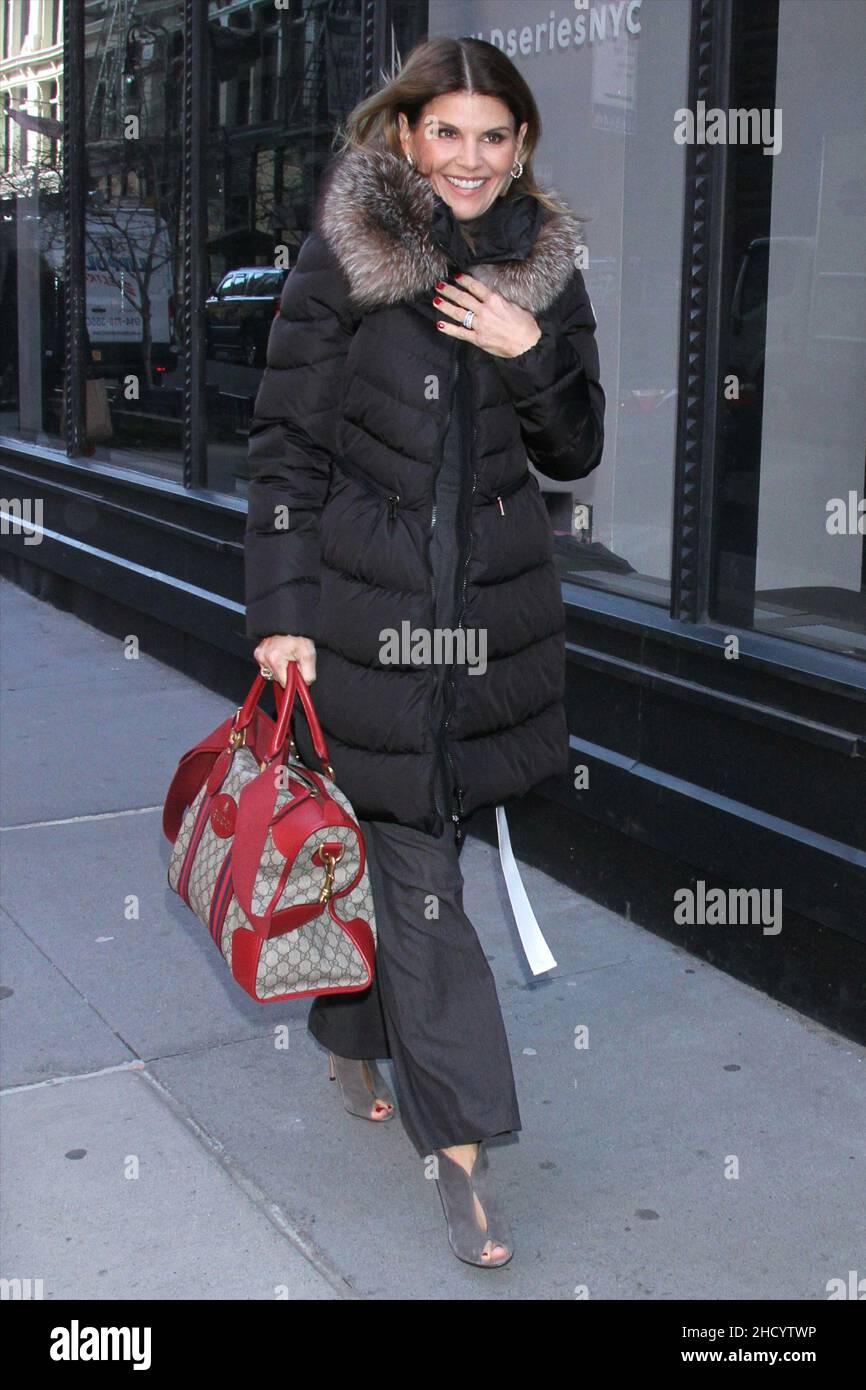 Lori loughlin when calls the heart hi-res stock photography and images ...