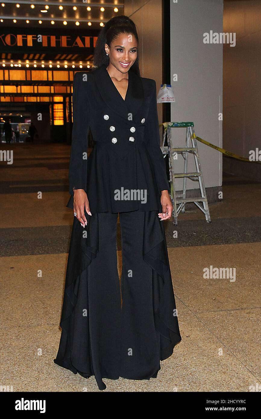 New York - NY - 20190510 Ciara wears an all black outfit as she poses ...